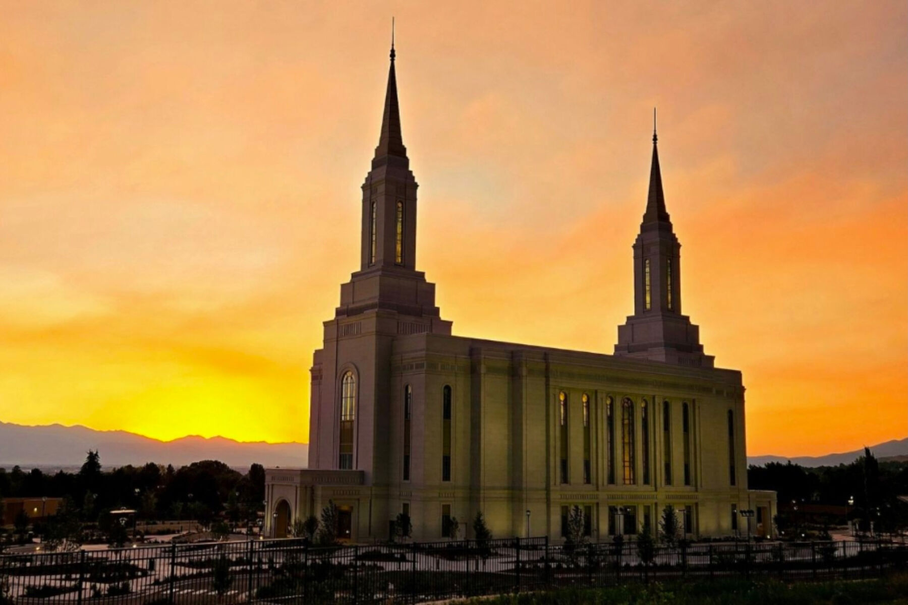 Lindon Utah Temple Photograph Gallery | ChurchofJesusChristTemples.org