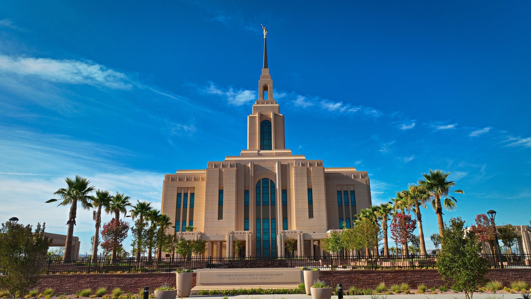 Red Cliffs Utah Temple Photograph Gallery | ChurchofJesusChristTemples.org